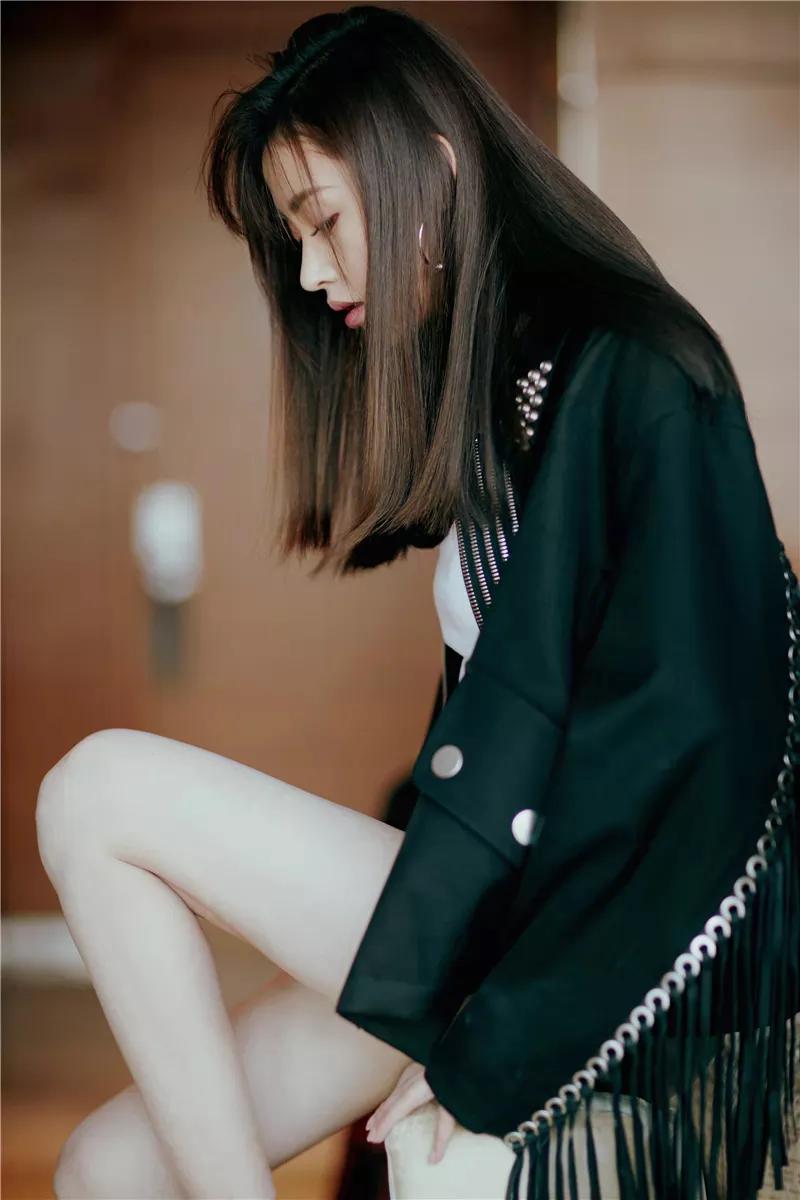 Photos of Domineering Yujie Zhang Tianai - iNEWS