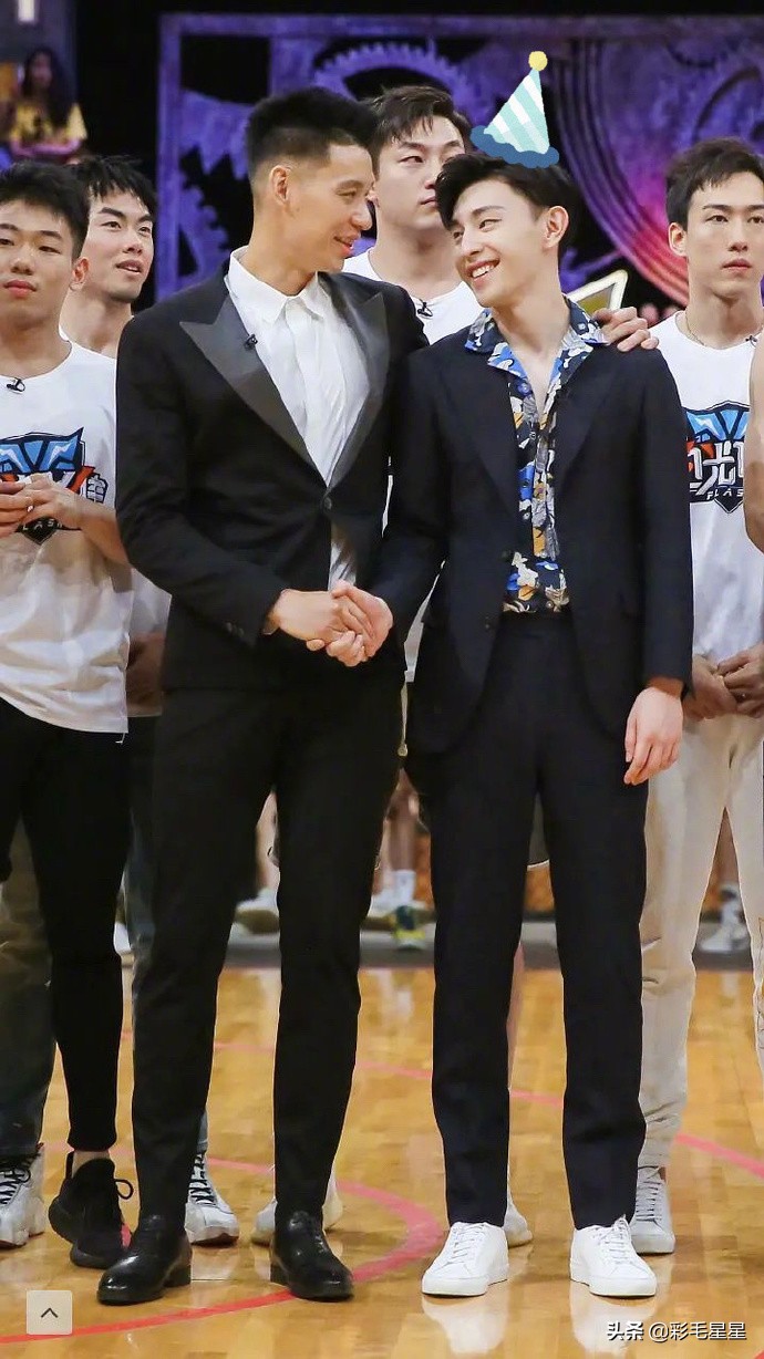 Photos: Jeremy Lin took a group photo for Deng Lun's birthday and hopes ...