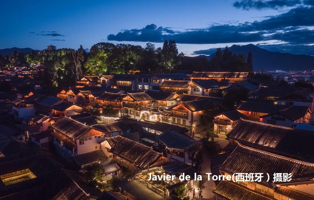 Mid-Autumn Festival in the Old Town of Lijiang, just like this - iNEWS