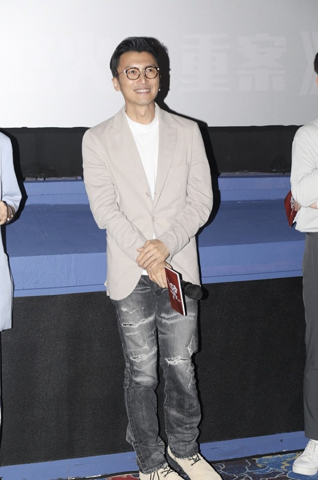 Nicholas Tse is still so handsome at 41 years old, wearing a suit and ...