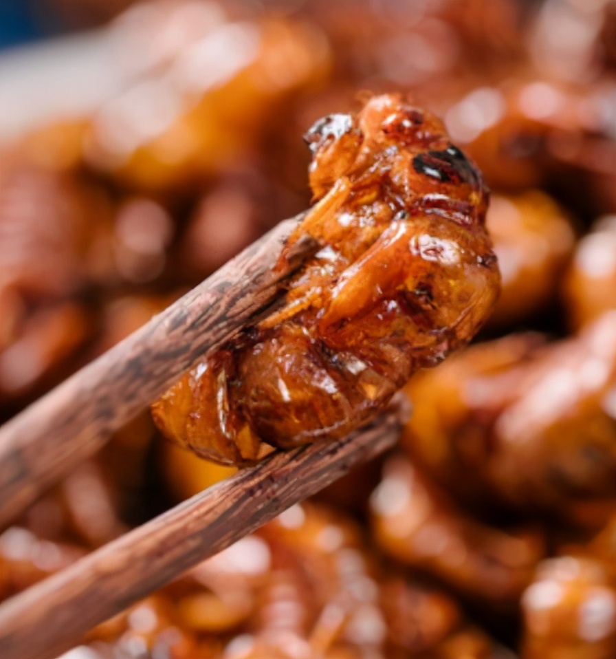 Deep-fried golden cicada, fried directly in the pan?No wonder it is not ...
