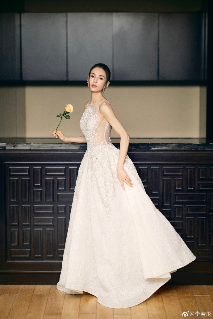 54-year-old Li Ruoxi weighs 92 pounds, like a girl, watching her good ...