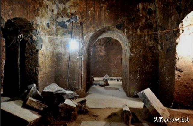 After a heavy rain rushed out of Guan Yu's tomb, after seeing the skull ...