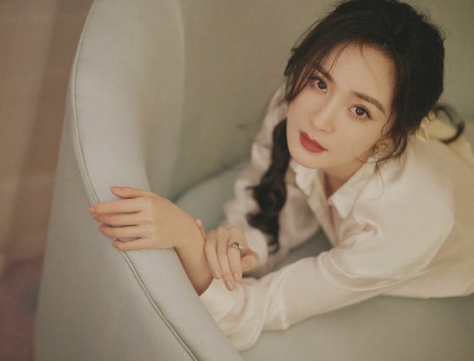 "Goddess of Laughter" Yang Mi, there are hidden secrets behind many ...