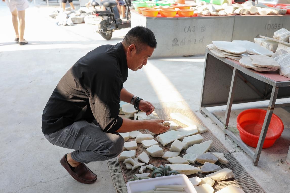 Chinese jade carving master Wu Haijun: Interpretation of life through ...