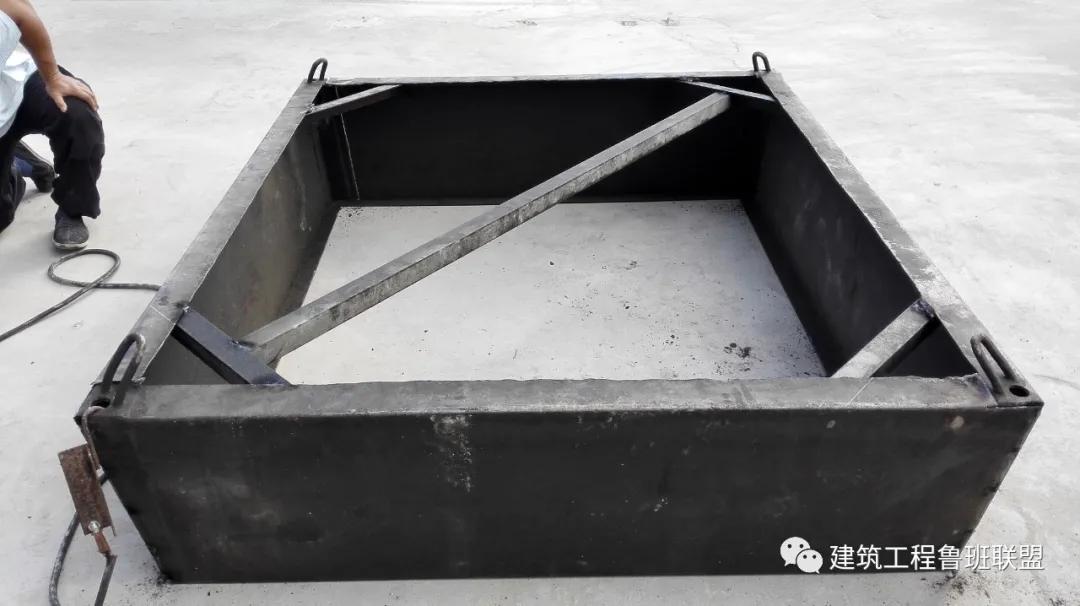 Self-made integral shaped steel formwork for toilet caisson ...