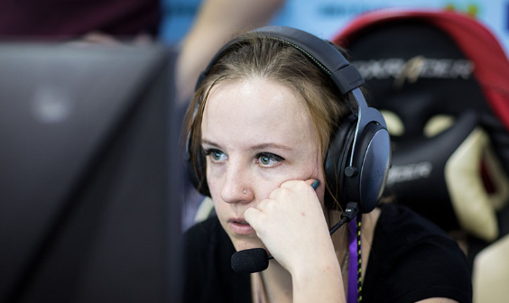 Top 10 female players in the history of e-sports - iNEWS