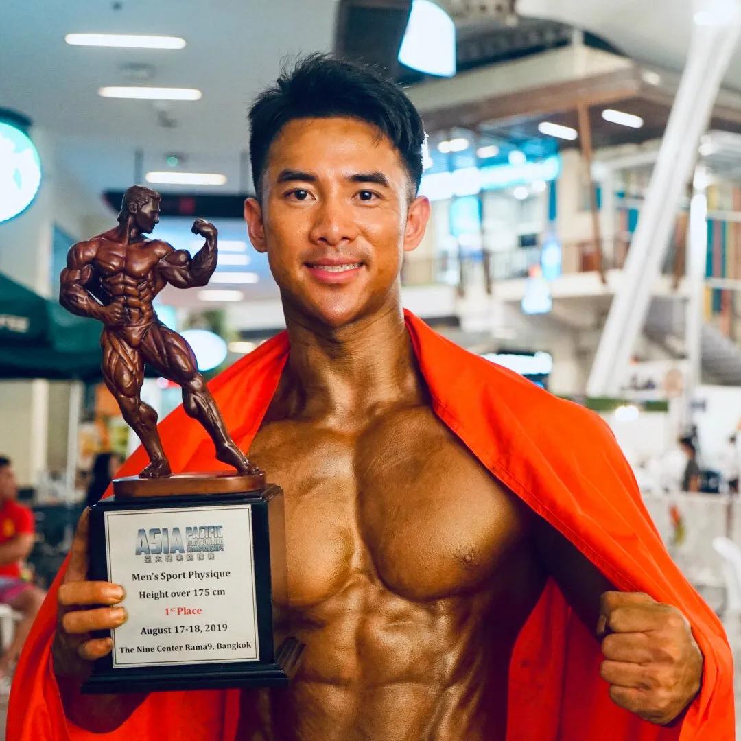 The Chinese guy participated in the bodybuilding competition and won ...