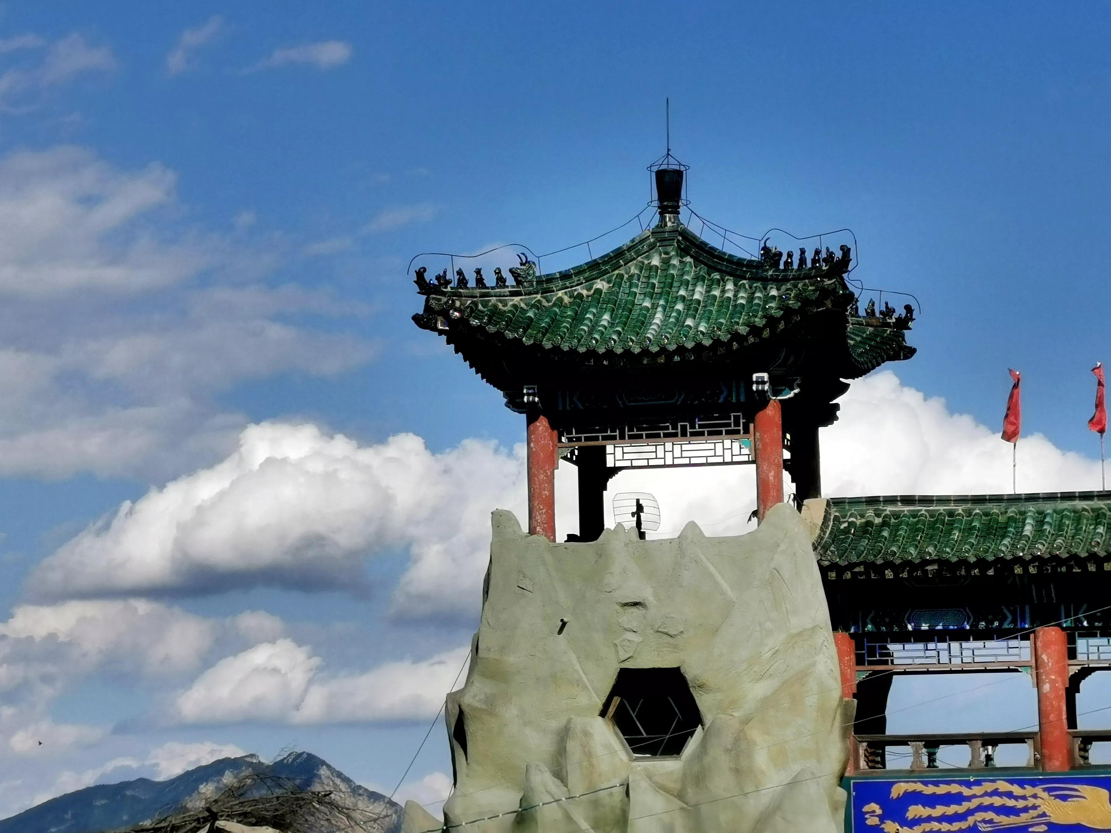Fangshan Baihua Mountain, a scenic spot where you can drive to the main ...