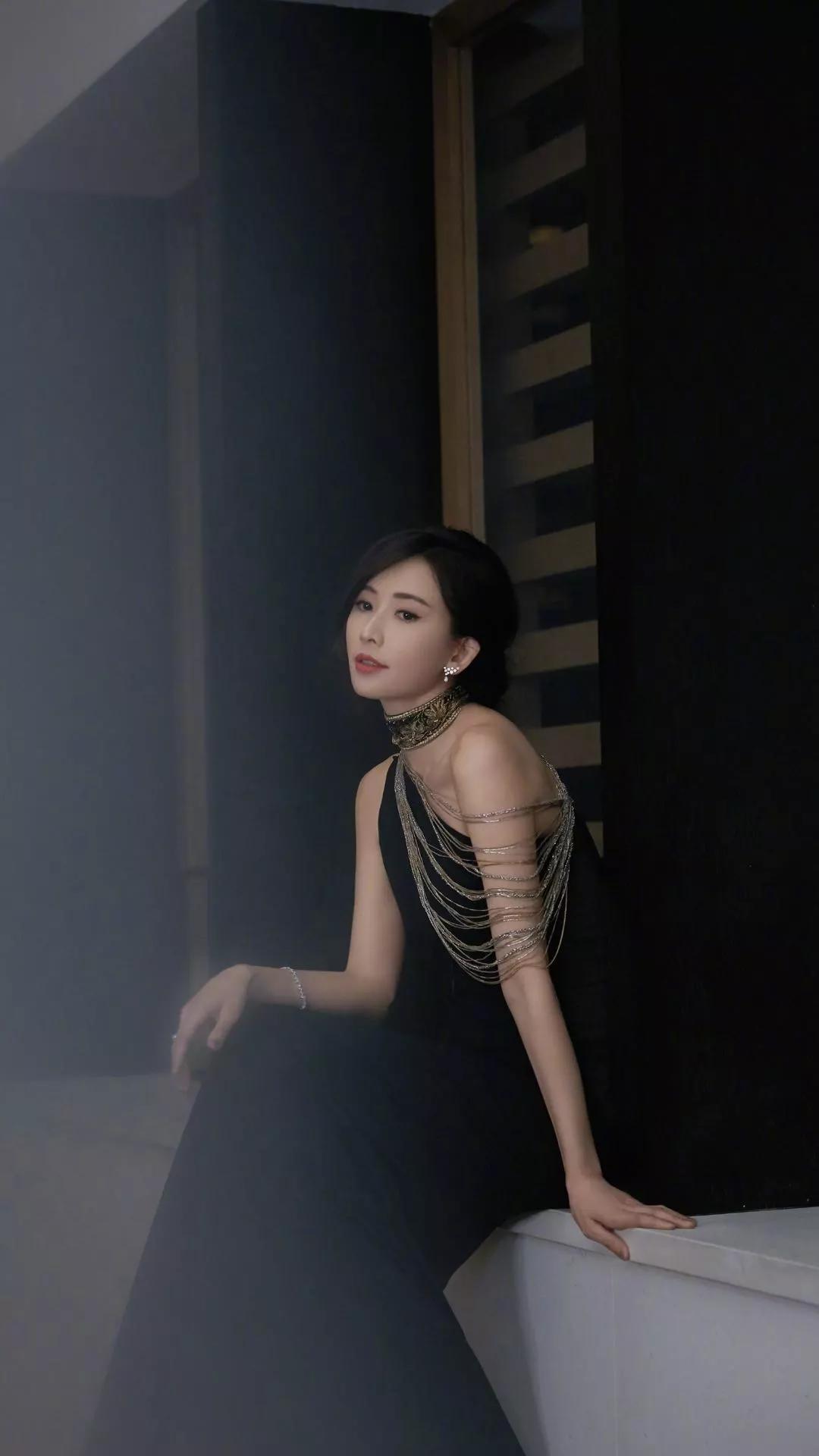 Star Lin Chiling, fairy appearance, elegant and sweet - iNEWS