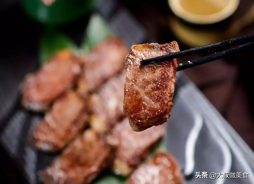 The chef teaches you how to make homemade cowboy bones. They are tender ...