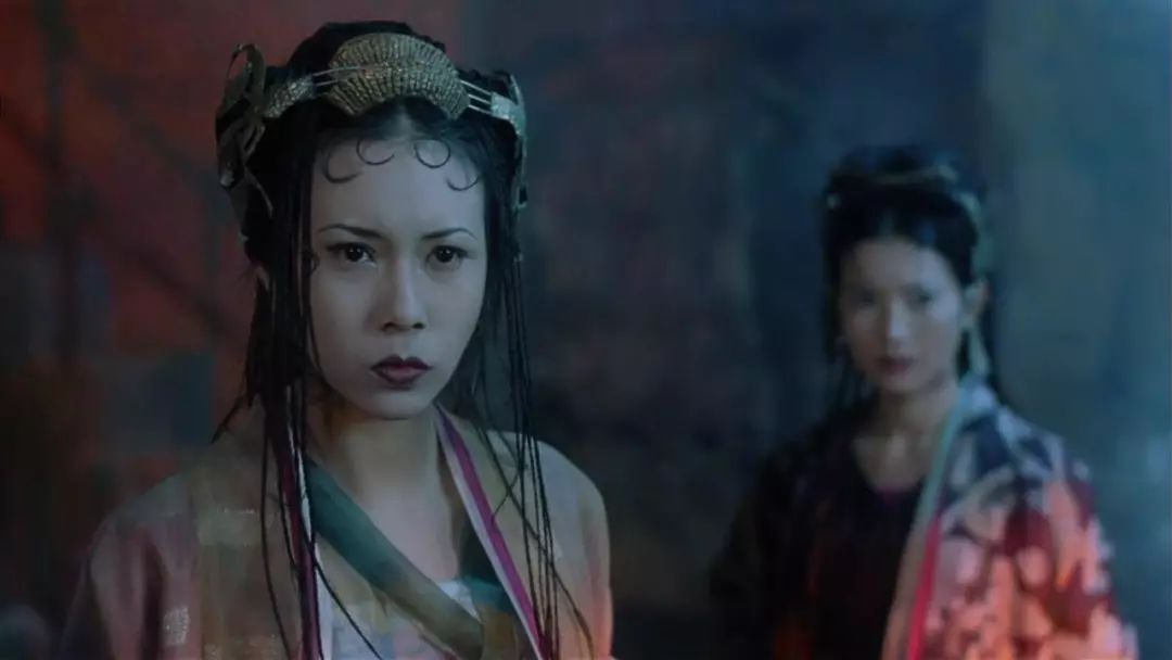 The dressing controversy of "The Queen of Jinqu" and the three men who ...