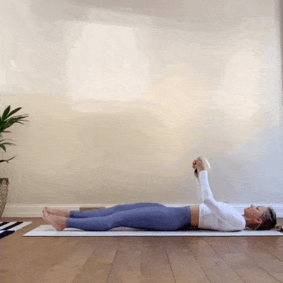 The vertical fork exercise sequence shared by the yoga goddess: just 7 ...