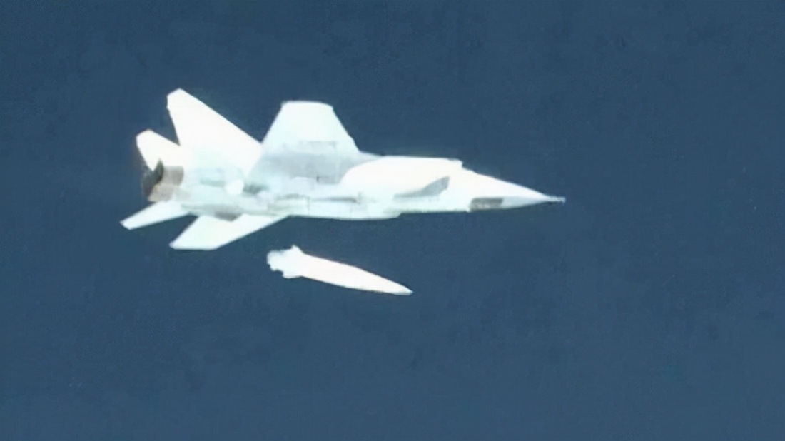 Su-57 is powerful: equipped with K-77M long-range air-to-air missiles ...