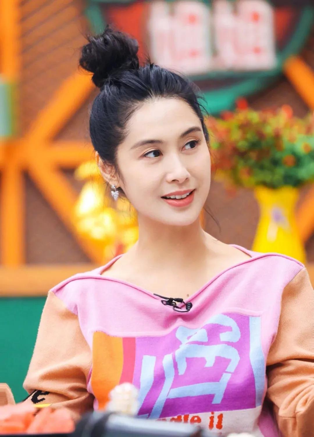 The former Hong Kong beauty star girl Zhu Yin is the goddess of many ...