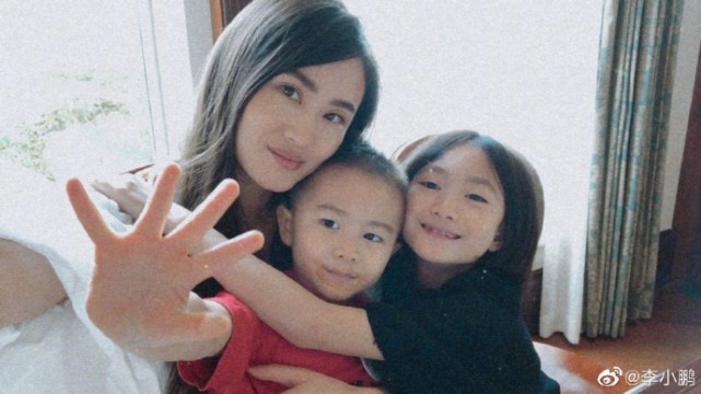 Anqi Li took photos for her birthday, her husband Li Xiaopeng gave ...