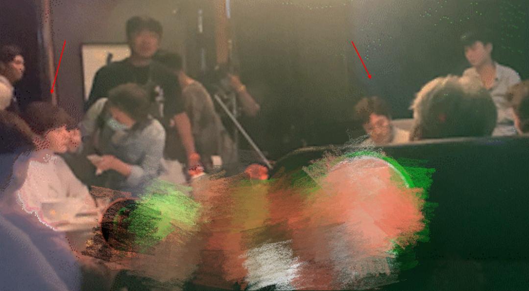 Mao Xiaotong and Yang Jue were filming together, and the atmosphere was ...