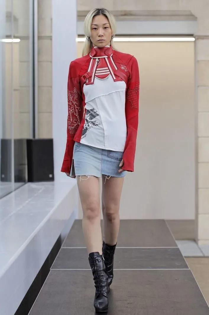 LISA's new song MV broke 100 million!A single changed 14 sets of styles ...