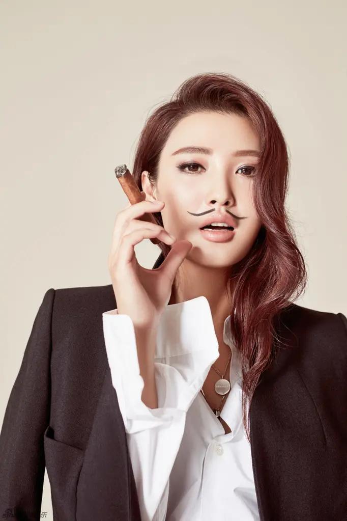 172cm Bai Qinglin Photo - iNEWS