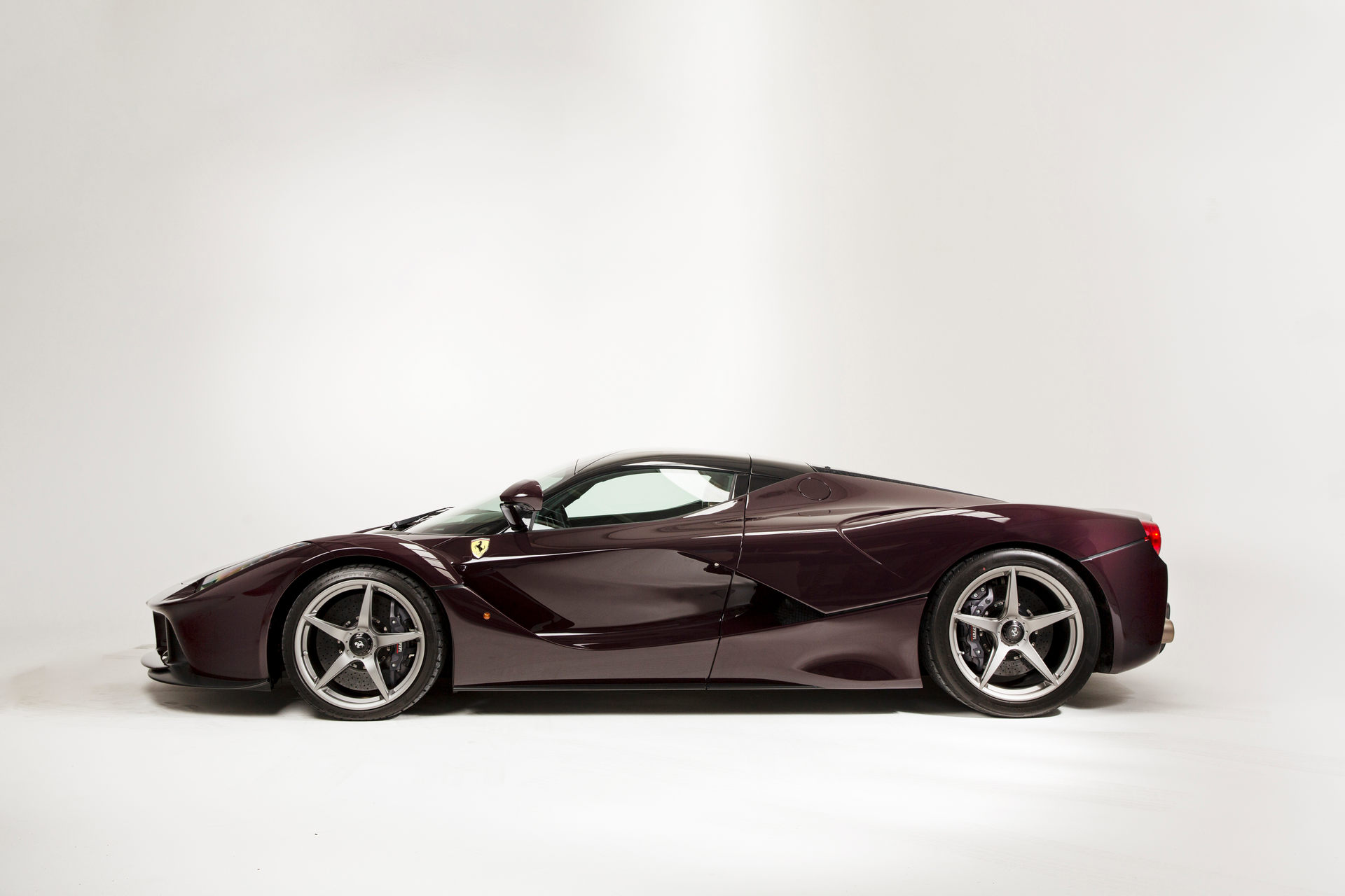 This burgundy Ferrari Rafa supercar only drove 1477 kilometers and is ...