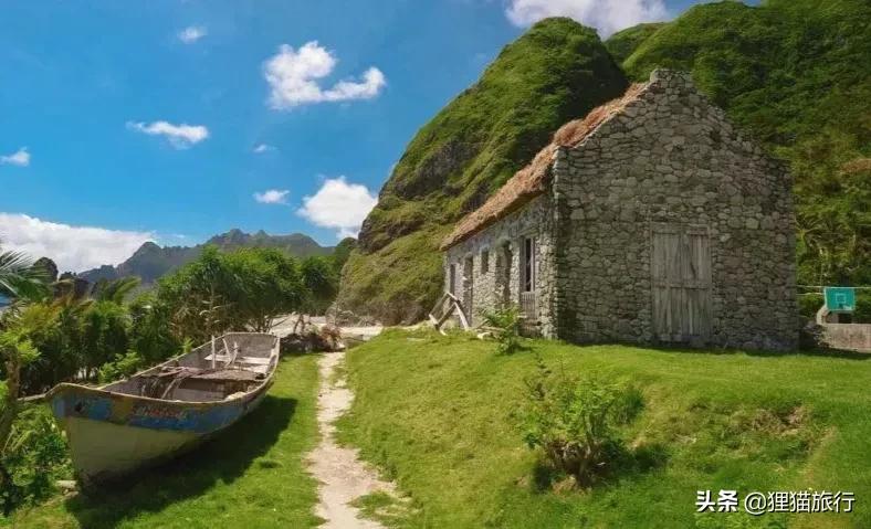 The Batan Islands and the Babuyan Islands guard the Bashi Channel, and ...