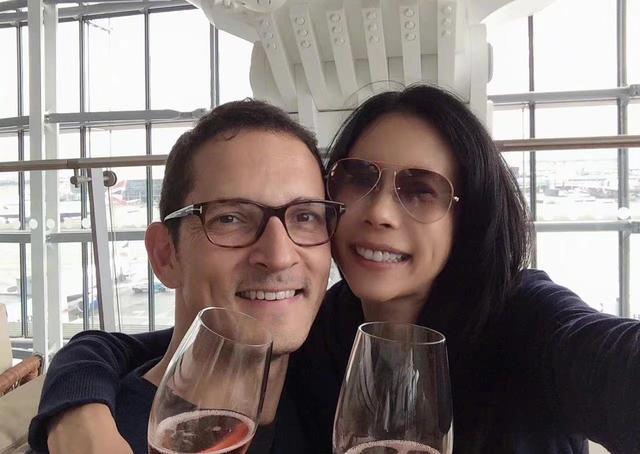 51-year-old Karen Mok takes a close photo to show her affection!The ...