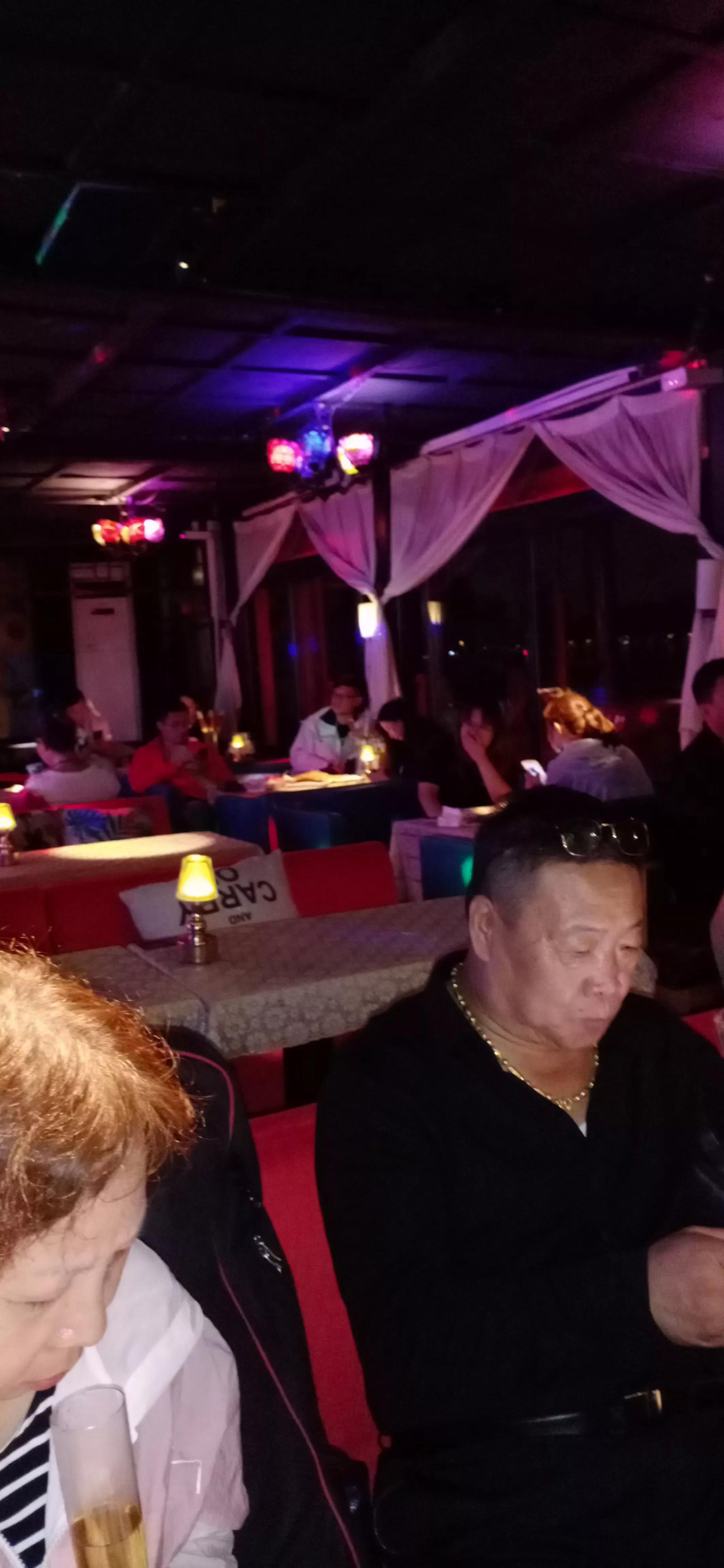 Beijing Houhai Bar Street - iNEWS