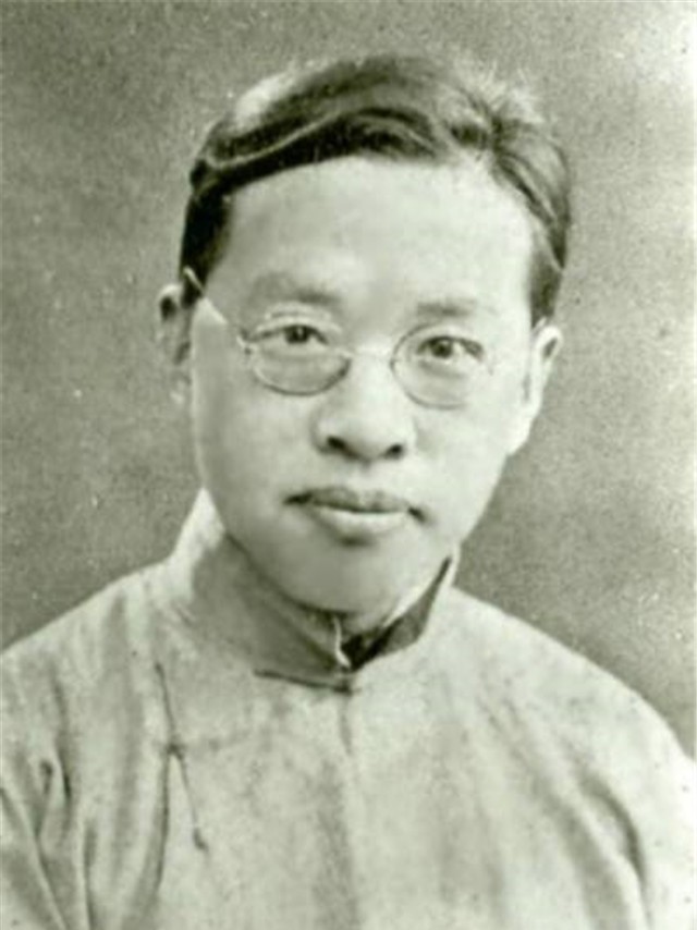 61-year-old Qian Mu married 27-year-old Hu Meiqi, who was accompanied ...