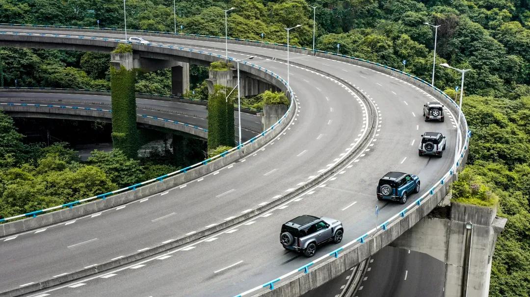 Proudly new Land Rover Defender 90 Forest Adventure Tour - iNEWS