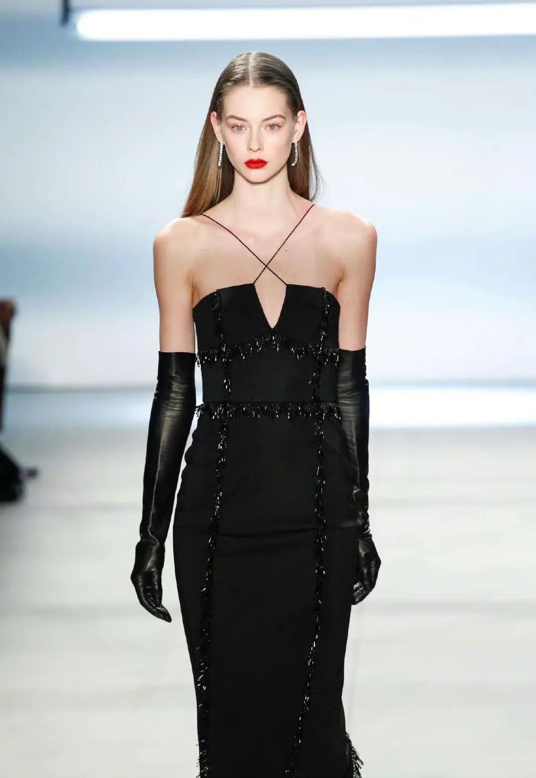 97 Dutch supermodel Lauren de Graaf crying beautifully - iNEWS