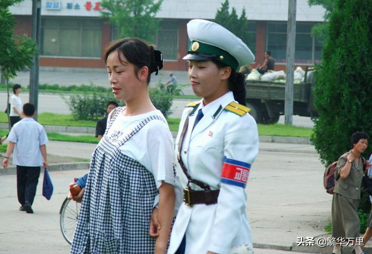 There are more than 300 female traffic policemen in Pyongyang, North ...