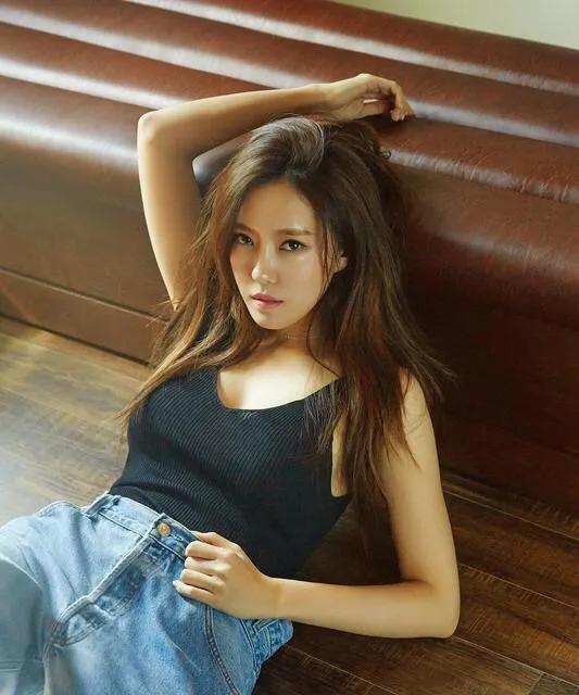 South Korean "Sexy Singer" Kim Yunji - iNEWS