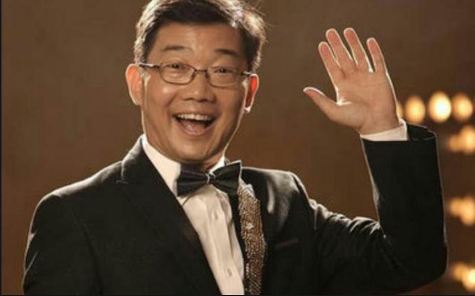 Huang Jiaju pronounced "Huang Jiagu", just to make the audience laugh ...