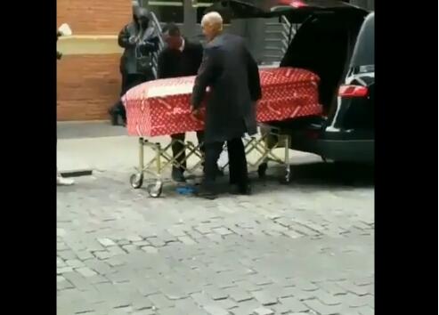 The most expensive coffin in the world, lv and surpreme co-branded ...