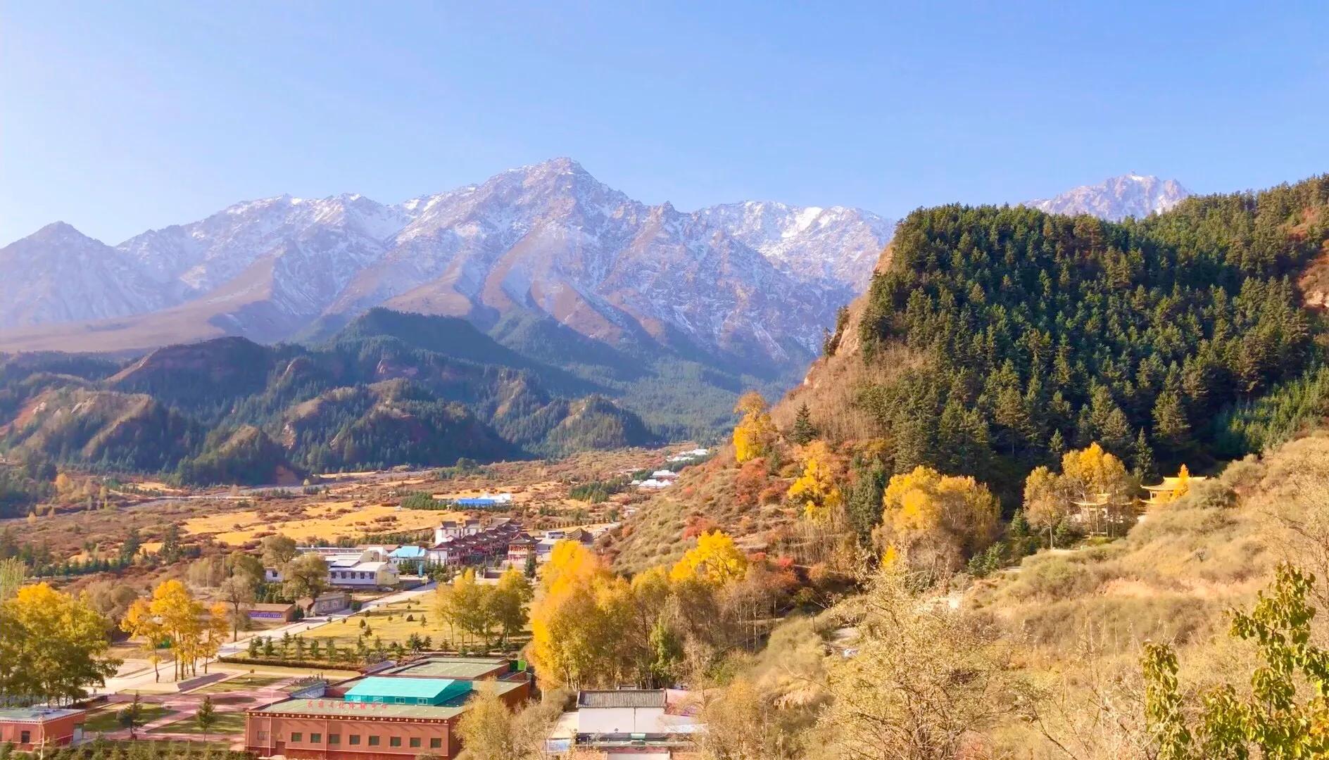 The Matisi Grottoes built on the cliffs, the only plank road in China ...
