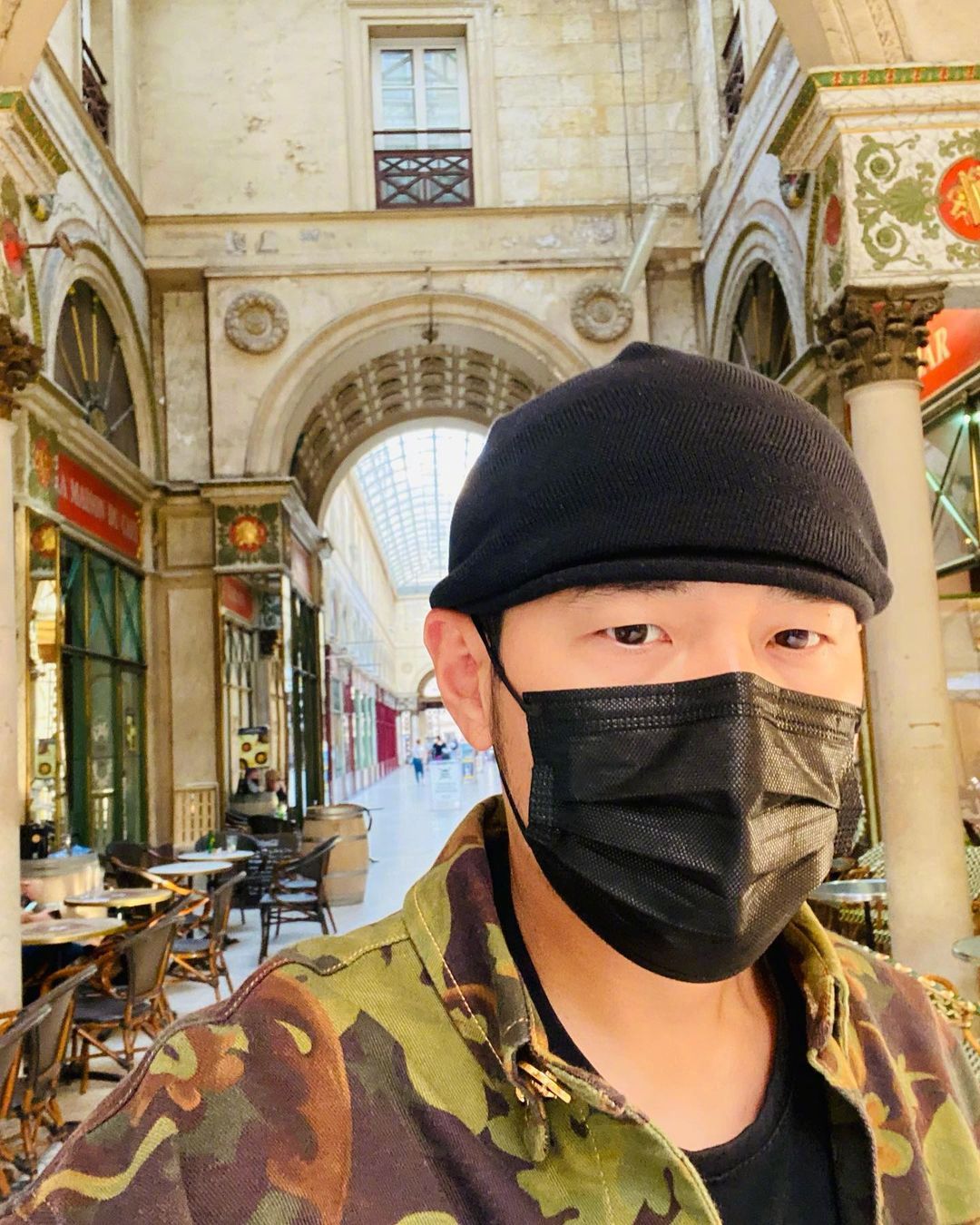 Jay Chou wears a mask and looks too much like Li Ronghao, and does not ...