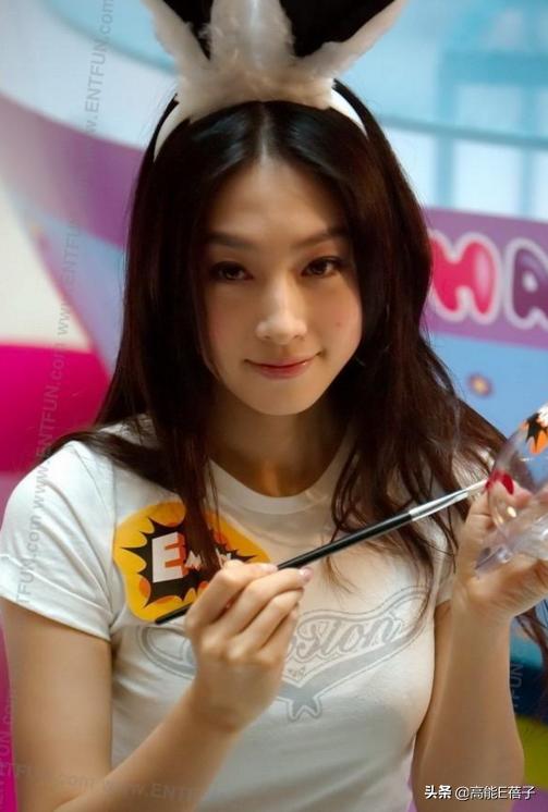 Jia Xiaochen counted her full-time mothers bitterly to announce her comeback, and her career was ...