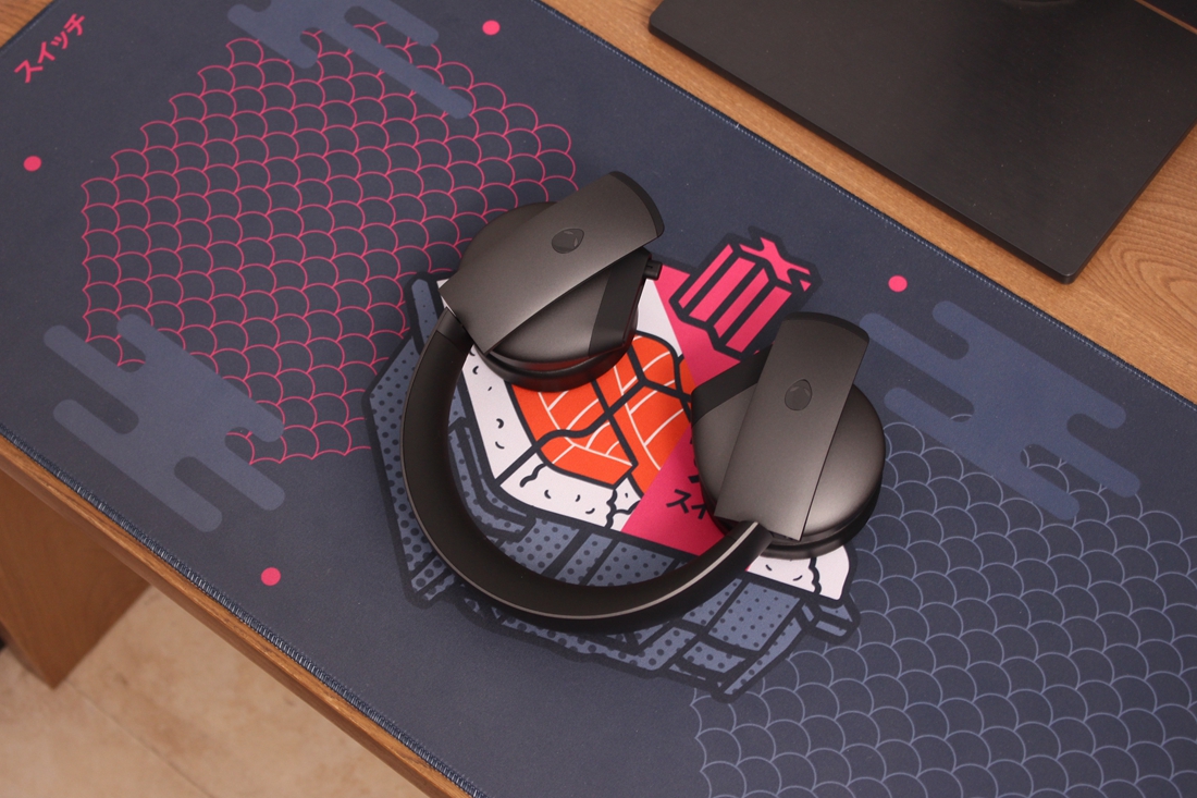 Alienware 510H gaming headset + AW521BR Bluetooth receiver out of the ...