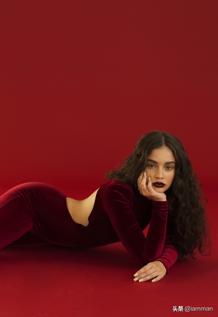 Sabrina Claudio, a Cuban-American singer with European and American ...