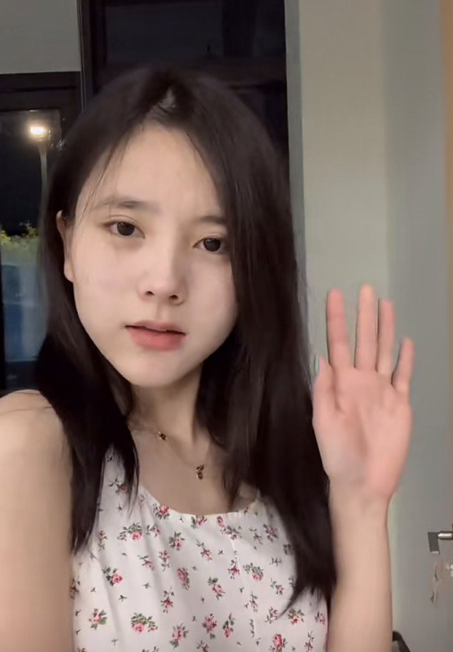 Net celebrity Xiaoba pet steak has problems again!She tears it apart, but she is grateful to the ...