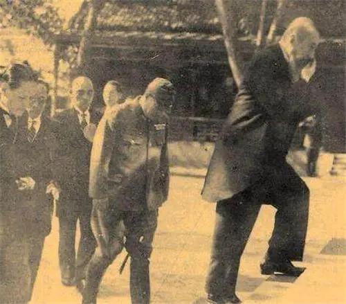 Out-and-out traitor: He was slicked during the execution, and he didn't ...