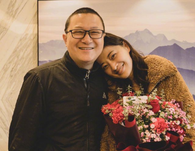 Liu Lin posted old photos for Mei Ting's birthday, "Parents Love ...