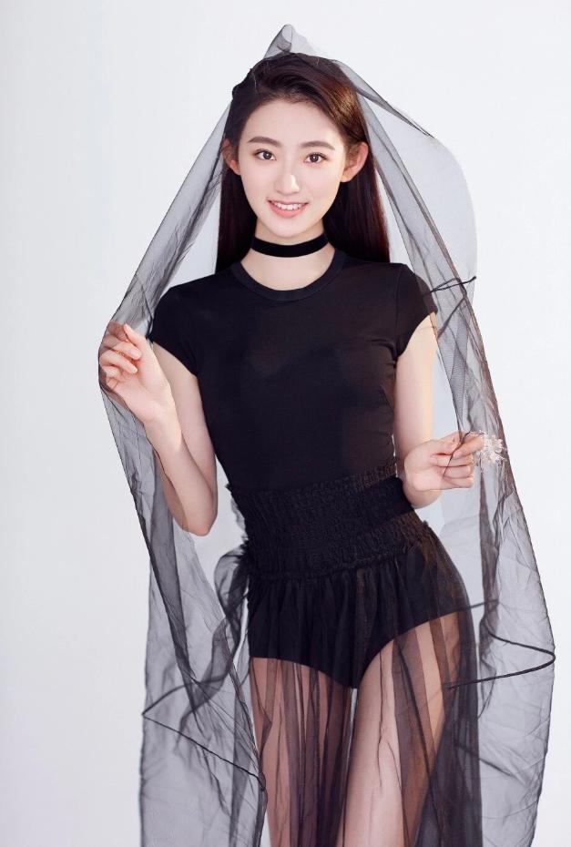 Yang Yutong became more and more bold after becoming popular. The black ...