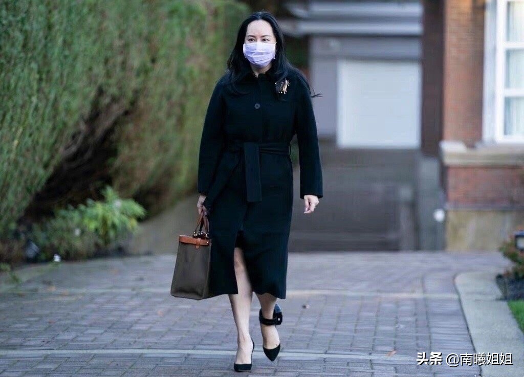 Meng Wanzhou took the "pointed-toed shoes" on fire. The skirt is ...