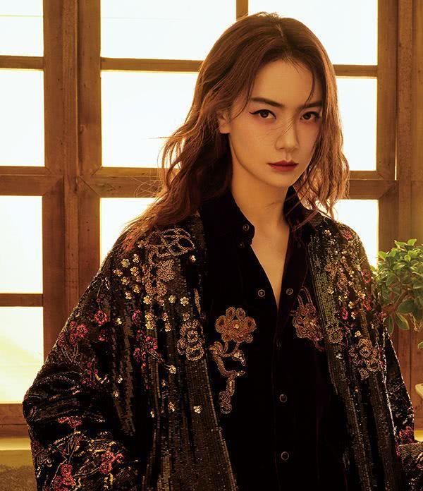 Qi Wei, who was blown away by her appearance, but when she changed into ...