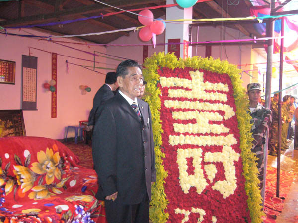 Peng Jiasheng, the hero of the Golden Triangle, raised his gun at the ...