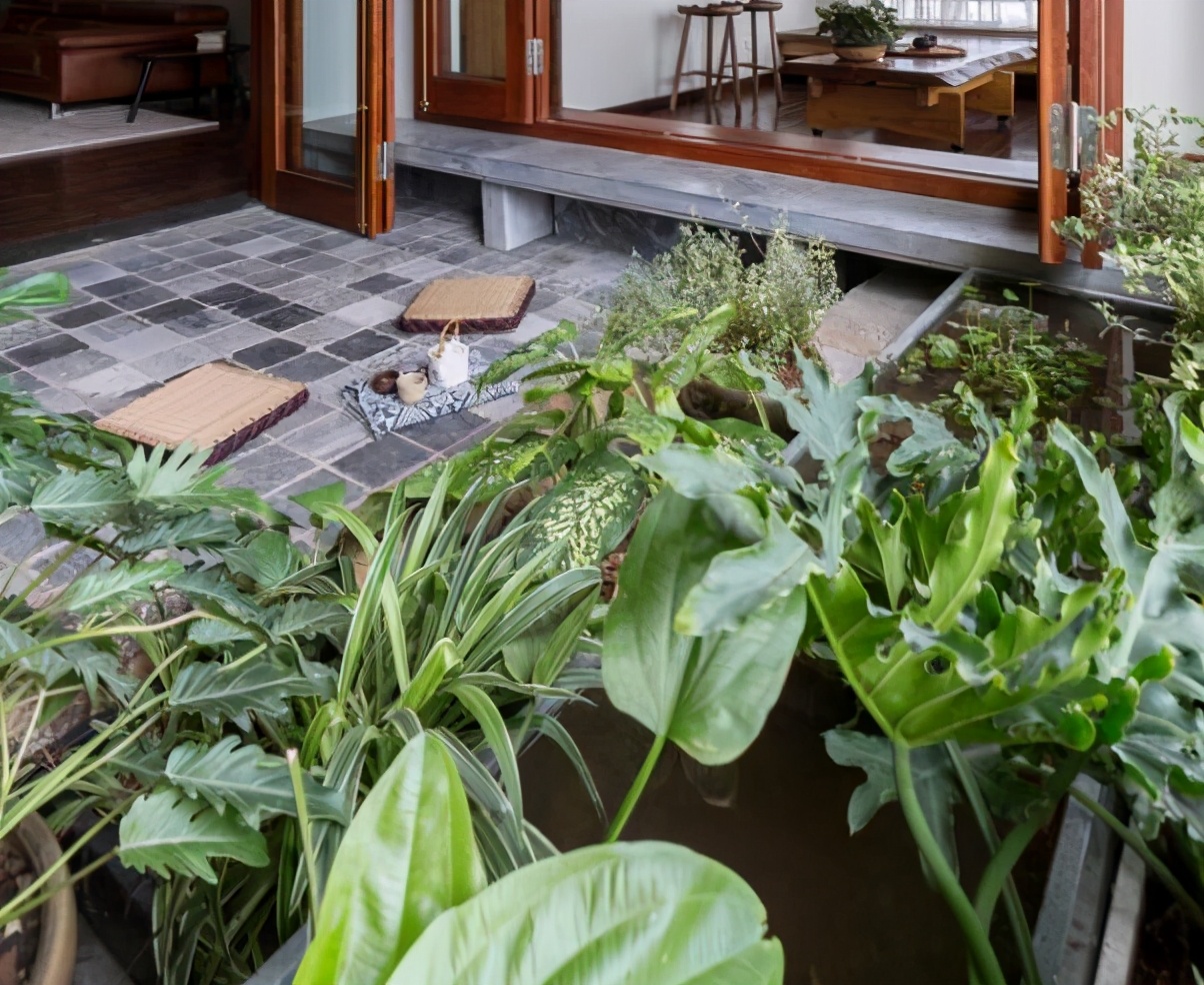 The 155 square meters house is only made into two rooms, which will be ...