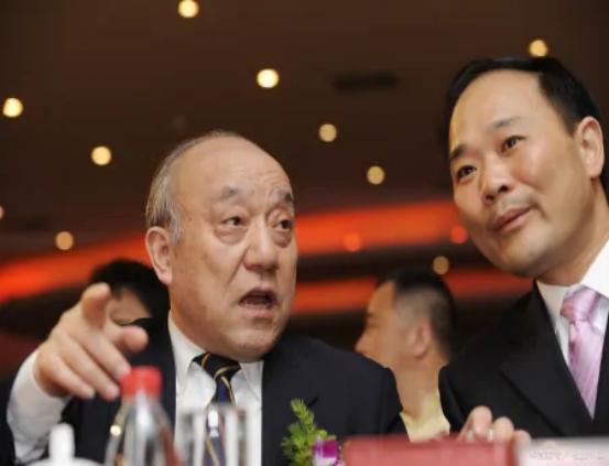 The rich second-generation son inherited his father's business and made ...