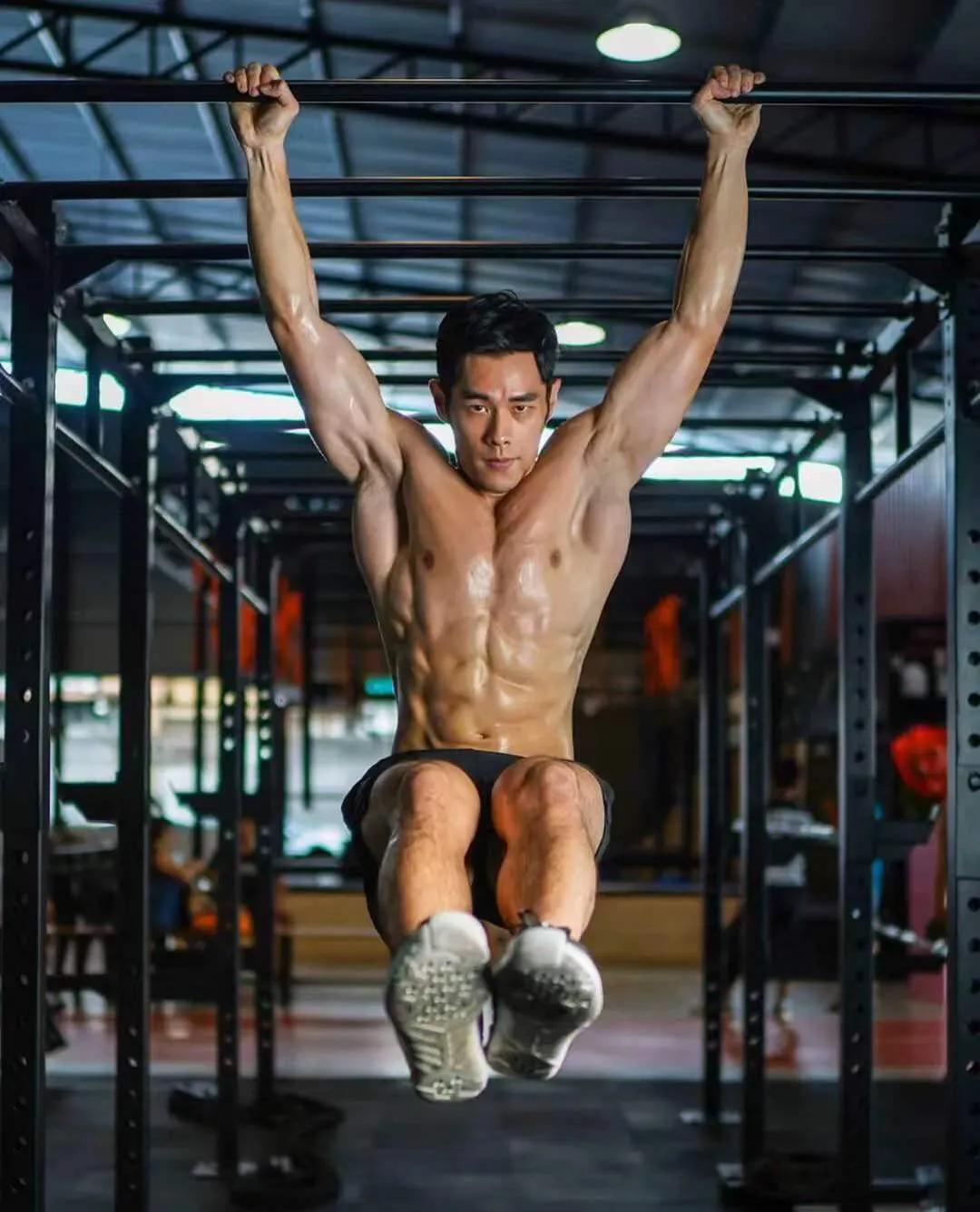 Muscle fitness internet celebrity, known as Dong Chou in the fitness ...