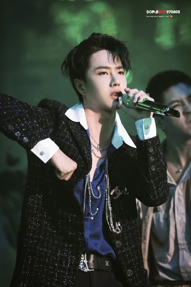 Wang Yibo-Dancing - iNEWS